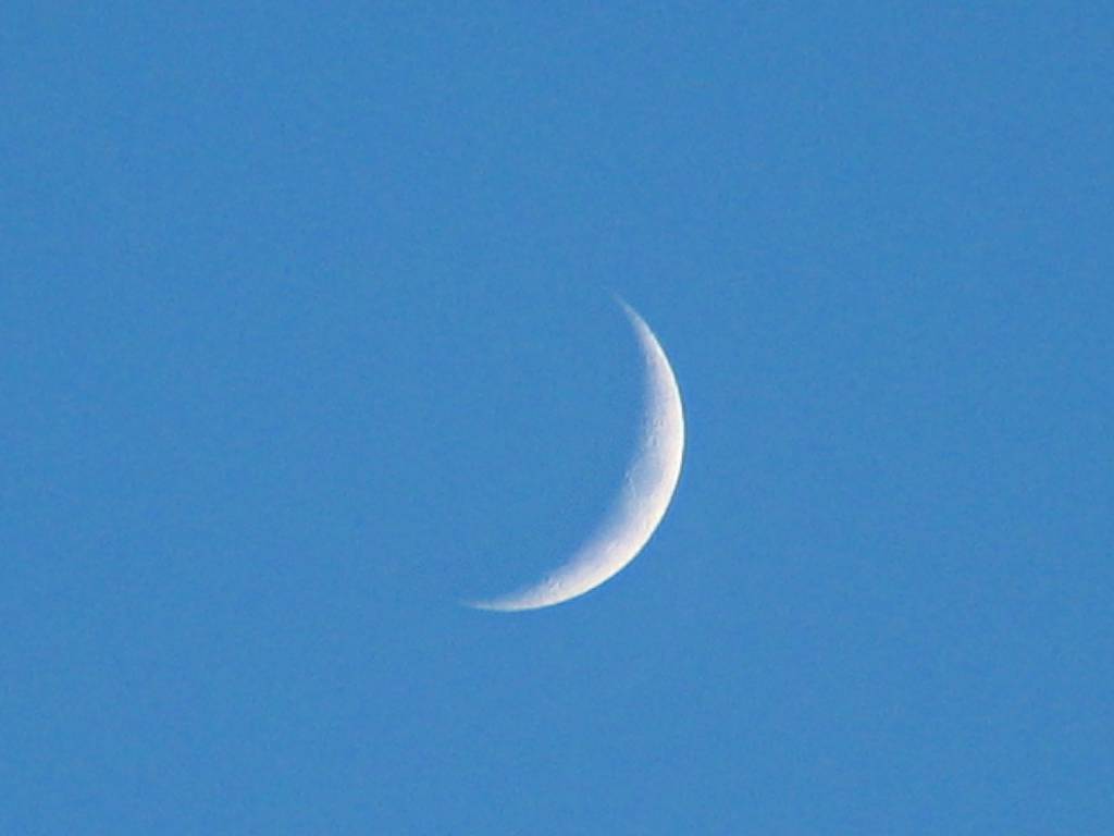 Por qué vemos la Luna de día